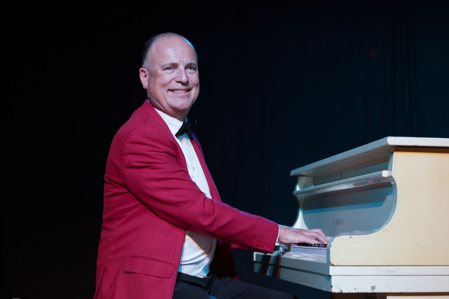 Find Minsky's Piano Man At Henry G's In Manly